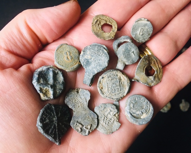 Cloth and bale seals – A Mudlark's Diary