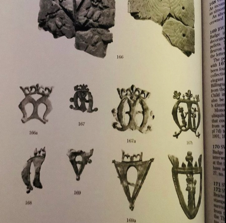 Pilgrim Badge – A Mudlark's Diary